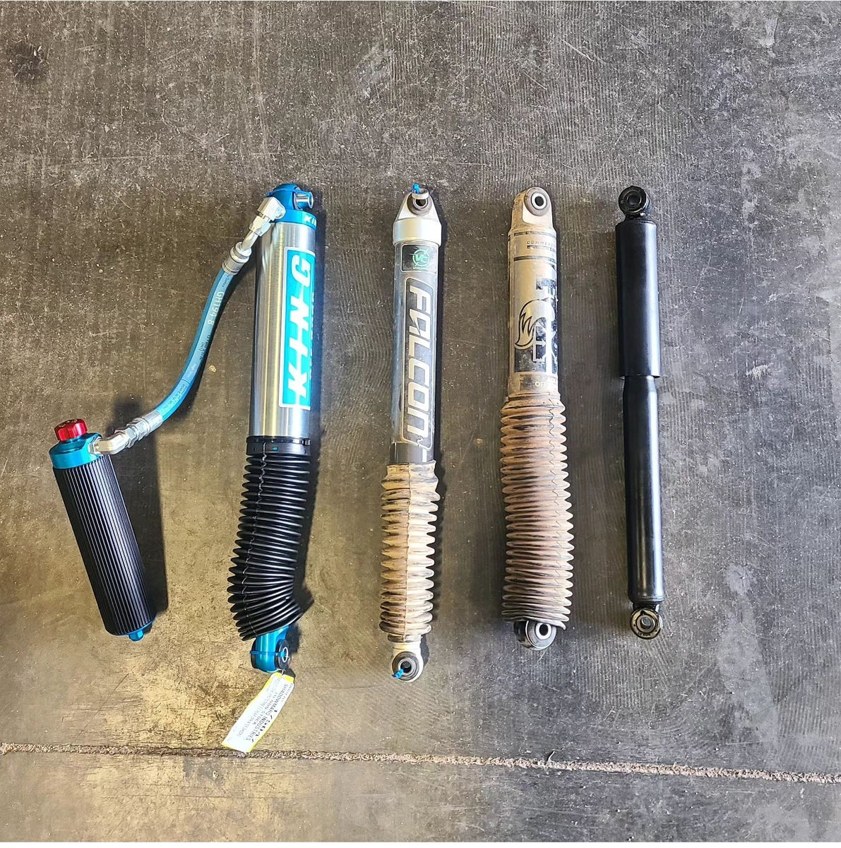 King Shock 3500 3.0" Rear Shocks with Remote Reservoirs – Shadowmarq